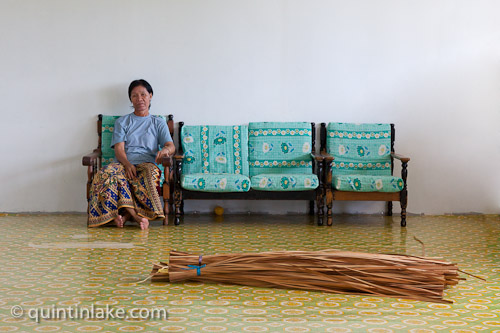Photographs of a 1980’s Iban longhouse, Brunei | Geometry & Silence